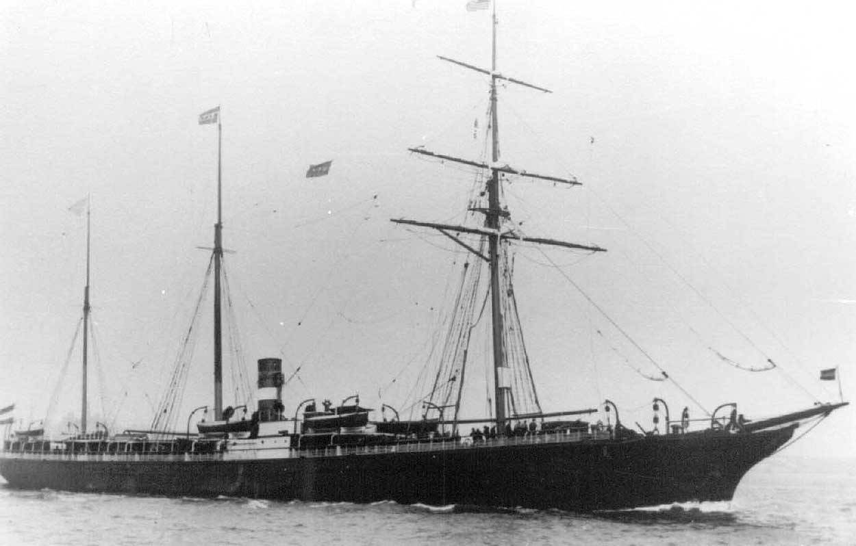 Veendam in de vaart: varen onder de vlag van de Holland-Amerika Lijn ...