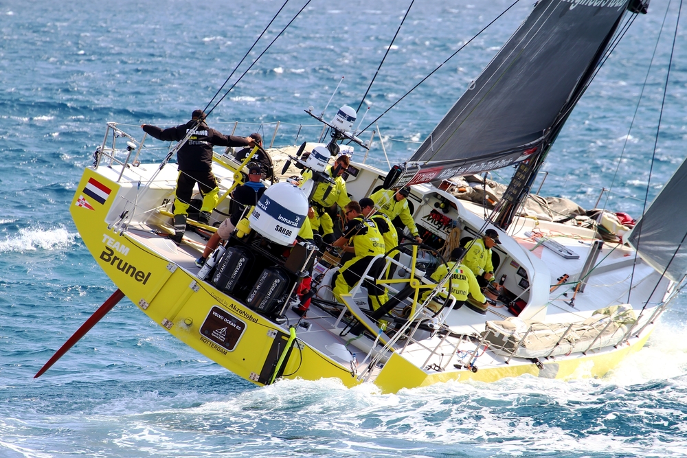 Volvo Ocean Race vloot in koude Zuidelijke Oceaan - BootAanBoot.nl