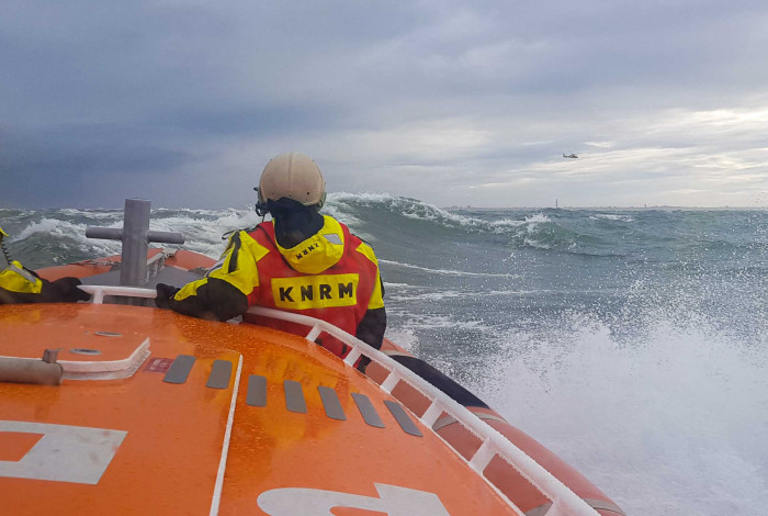 KNRM rukt uit voor 'Engelandvaarder' - BootAanBoot.nl