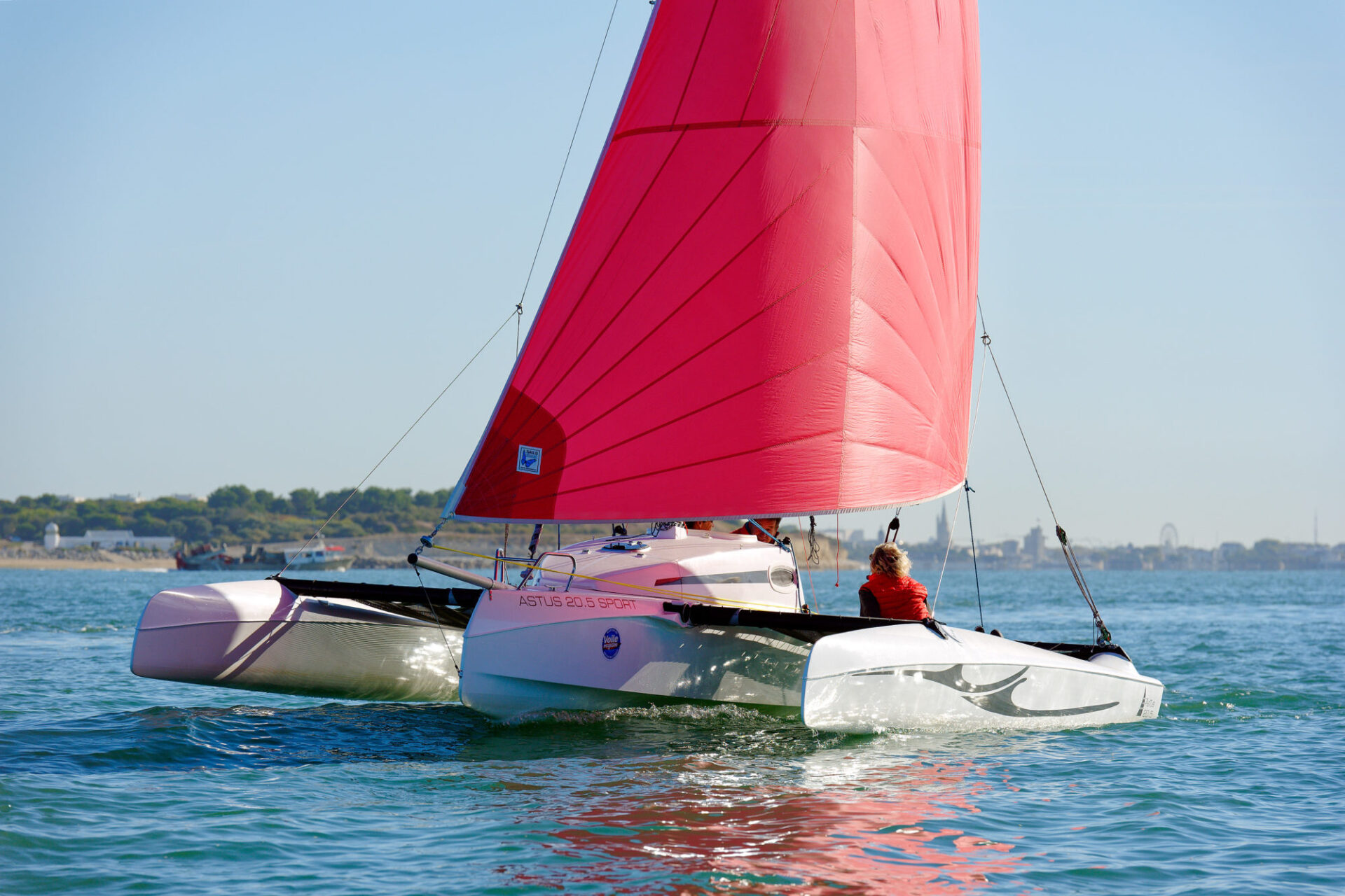 Sealion Yachts nieuwe dealer van Astus Boats Trimarans - BootAanBoot.nl