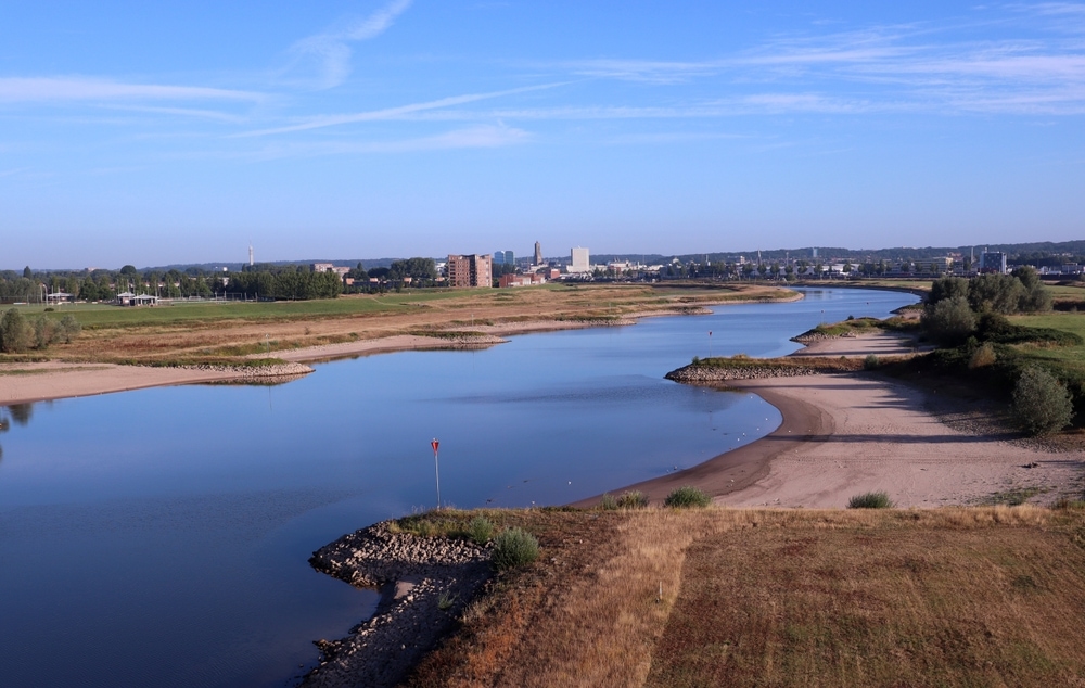 Waterstand in de Rijn zakt naar laagste punt ooit bij Lobith ...